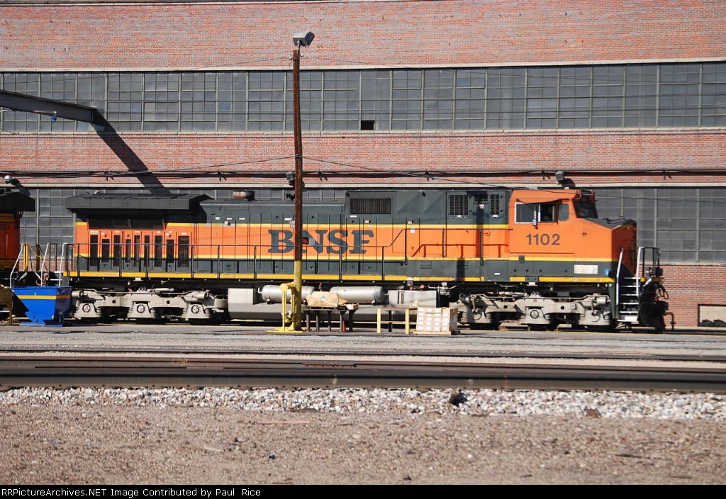 BNSF 1102